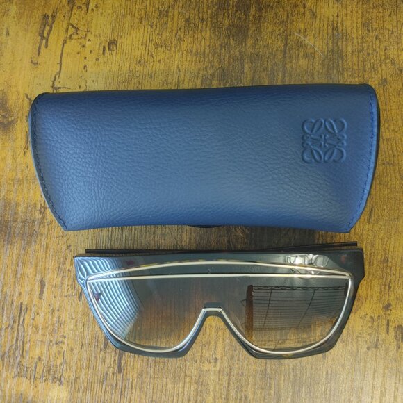 Loewe | Accessories | Loewe Sunglasses Filipa Mask Havana Brown Lw402f ...